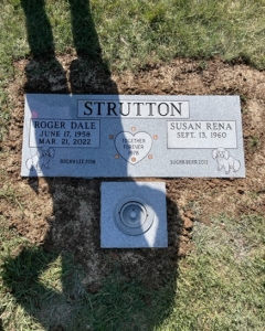 STRUTTON - Frisbie Monuments