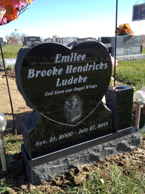 Ludeke - Frisbie Monuments