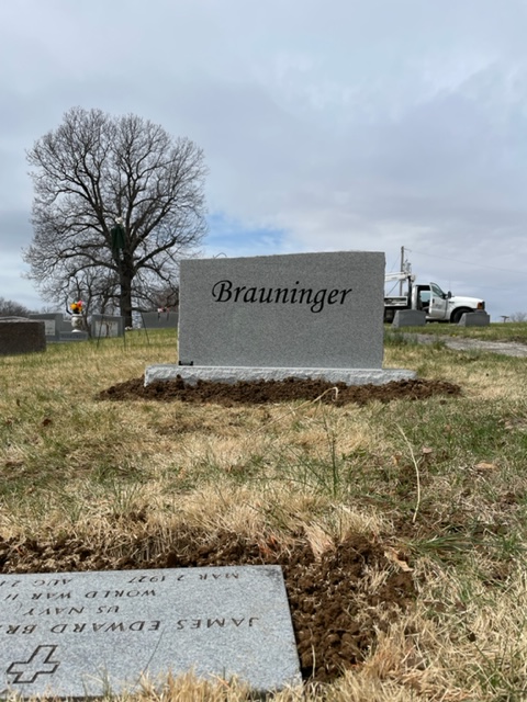 BRAUNINGER BACK - Frisbie Monuments